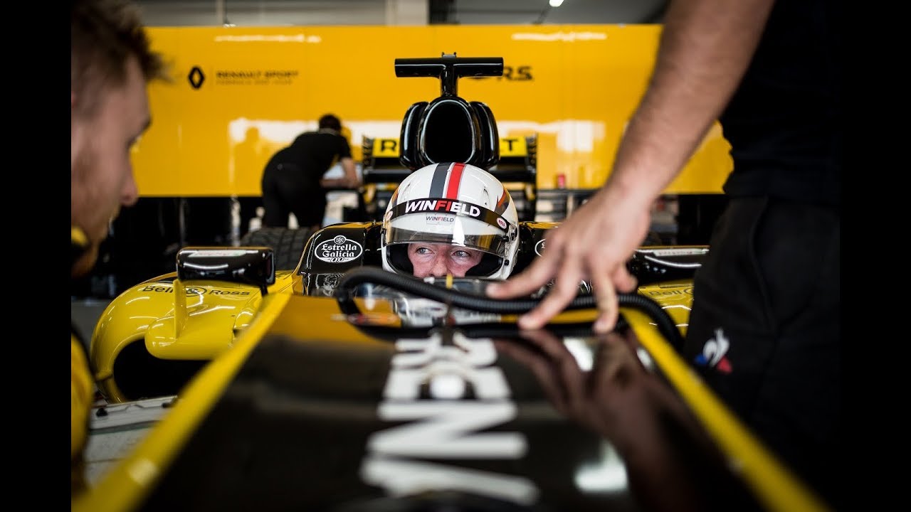 Winfield Racing School - Piloter une Formule 1, c'est possible ! - YouTube