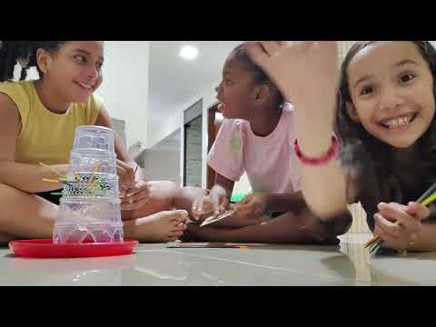 Brincando de Puxou Caiu com as amigas 