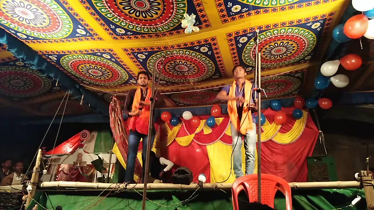 Chunriya lele aiha Chhabra se ye,,, mimicry dance in duhauna - YouTube