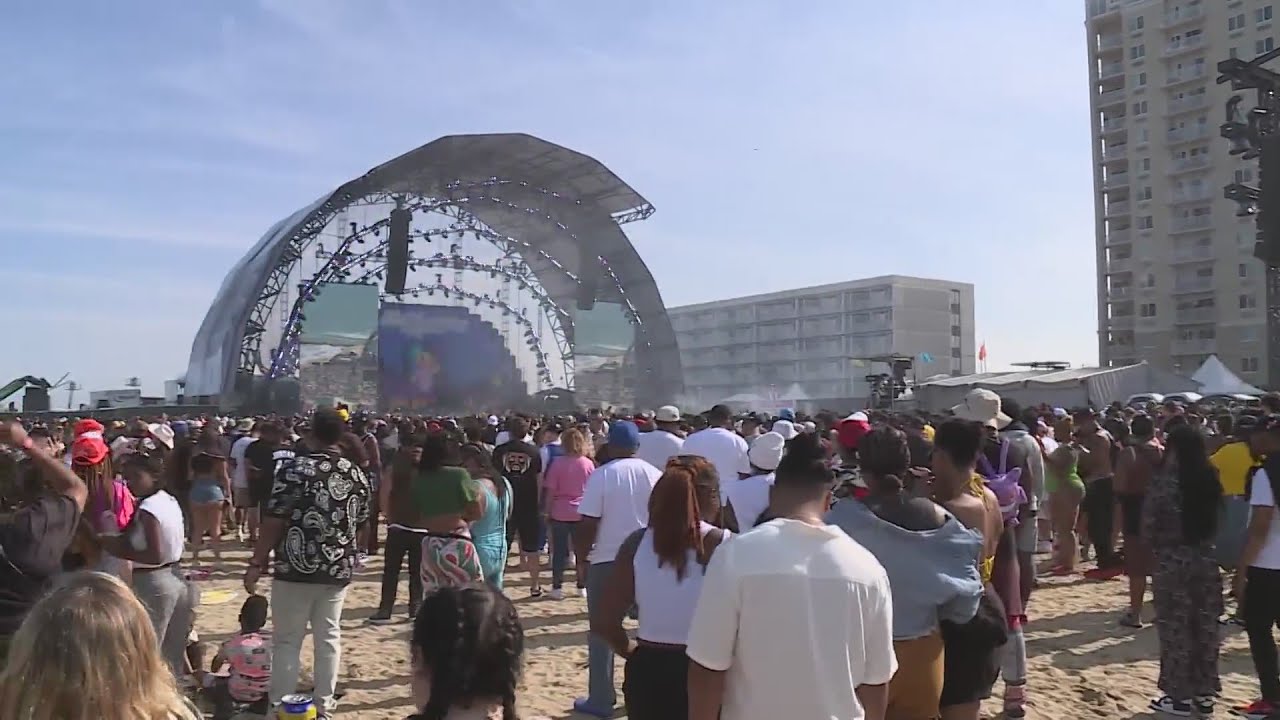 Sunny, successful day 2 for SITW included special guests - YouTube