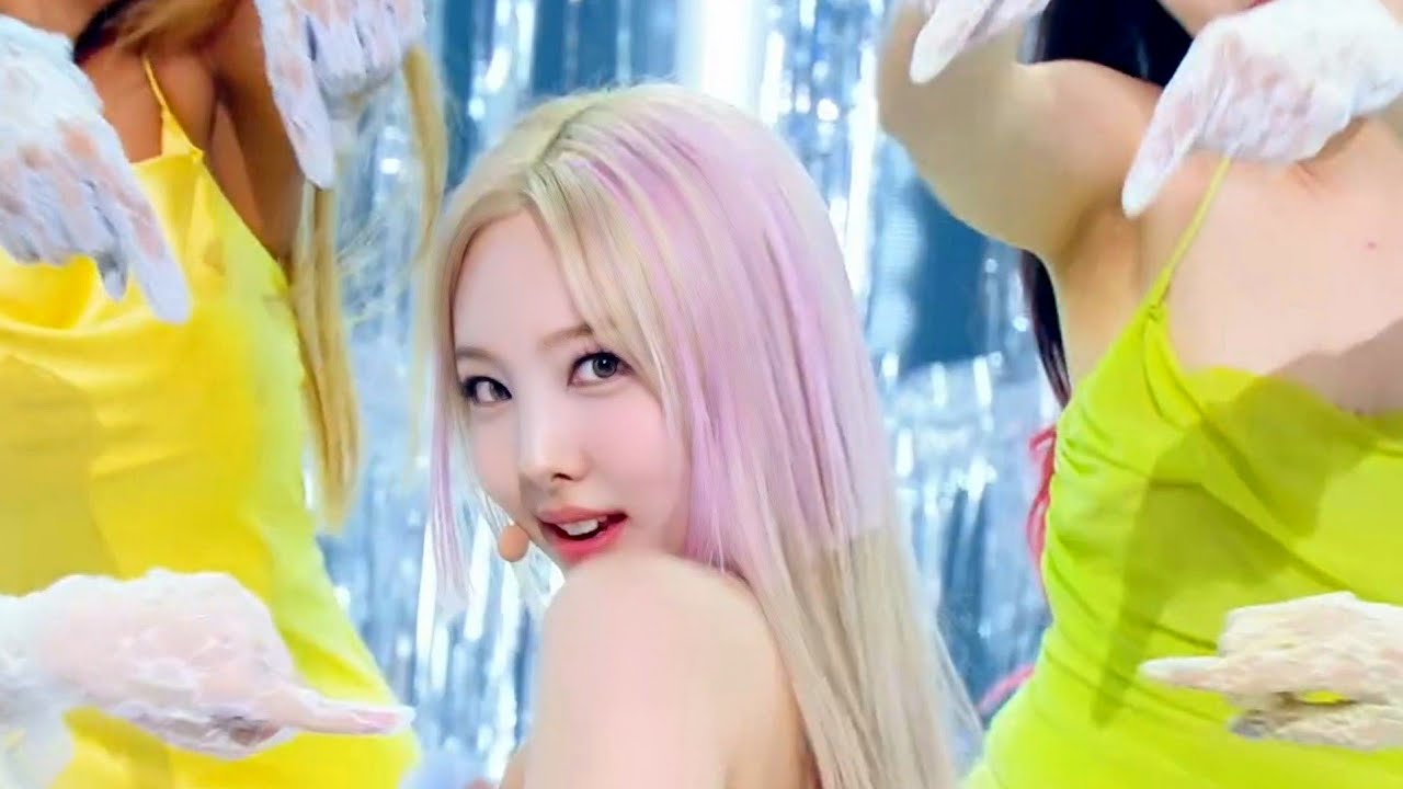 나연(NAYEON) - POP! 교차편집(stage mix) - YouTube