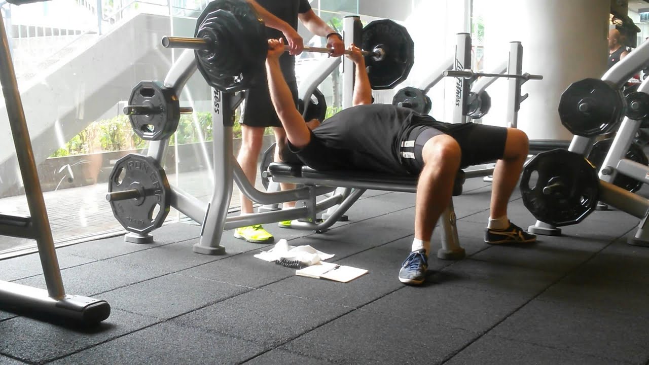 20151230 bench press 220lbs fail - YouTube