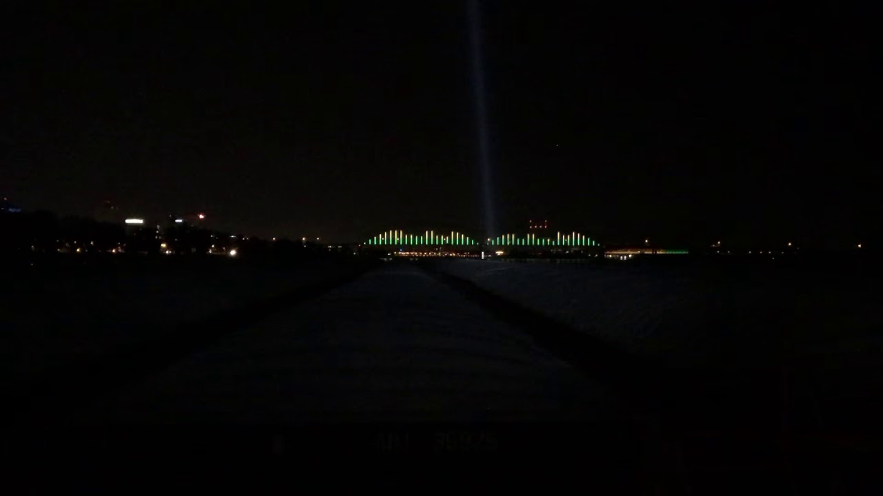 Memphis Bridge light show - YouTube