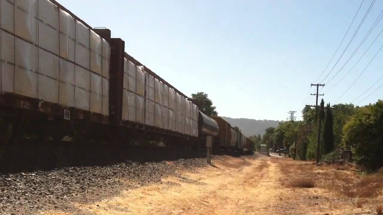 UP SD70M 4126 - YouTube