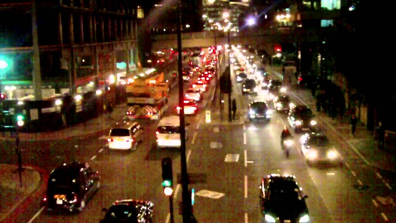 Traffic — A3211 Lower Thames Street / A3 London Bridge (Night) - YouTube