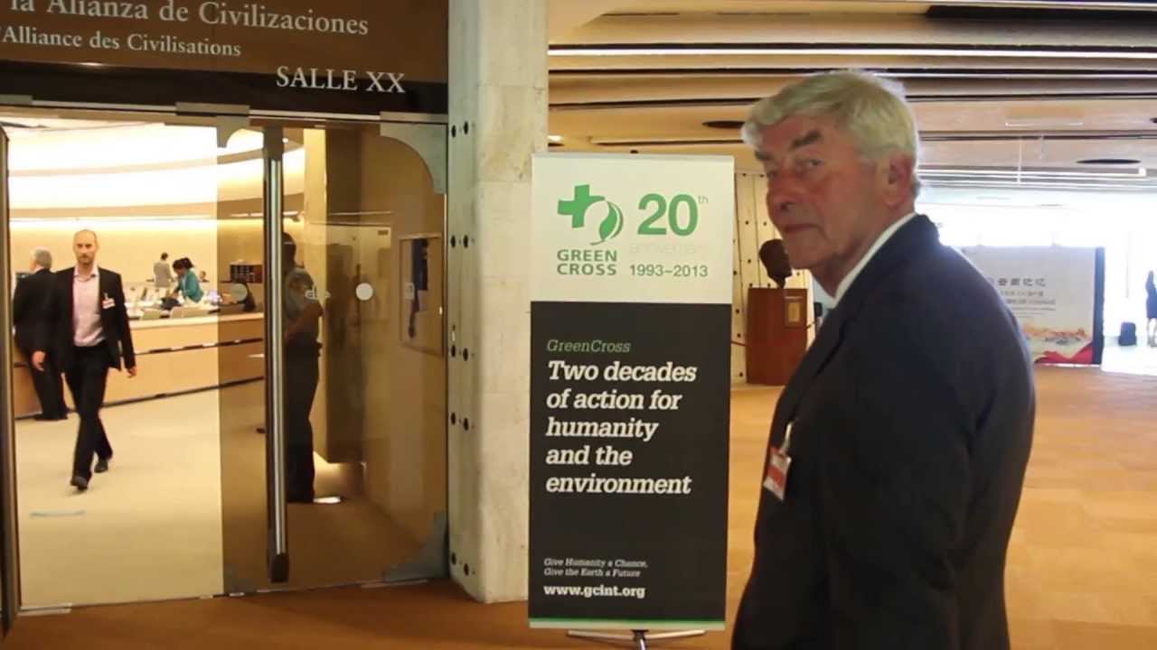 Ruud Lubbers opens the door to a nuclear weapons free world - YouTube