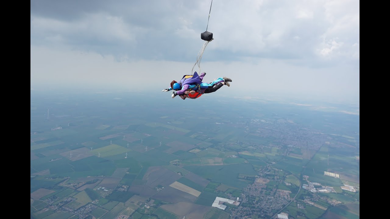 The thrill of UK's Highest 15,000ft Skydiving | North London Skydiving ...