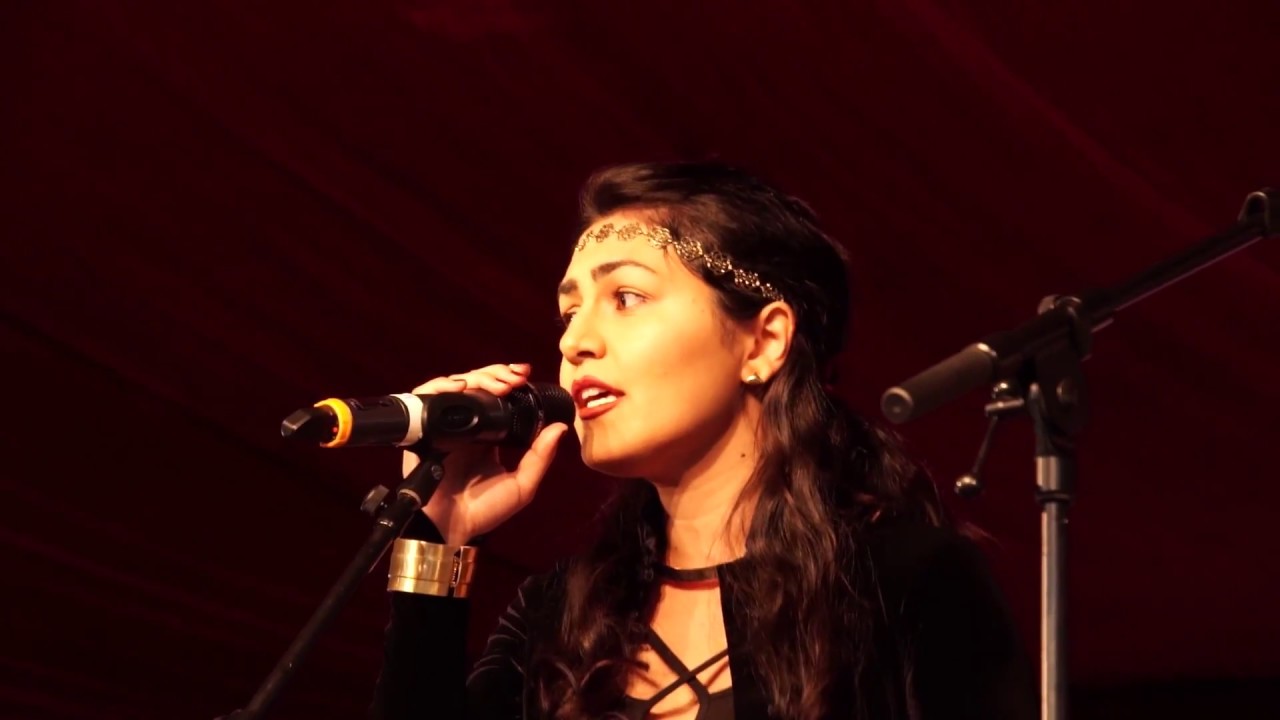 RtMiss(Azadeh Bahrami) im Spiegelzelt - YouTube