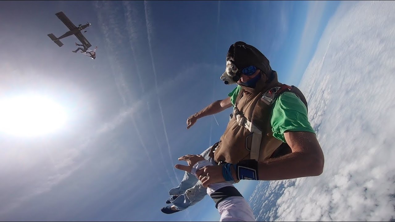 Phillipe Vallaud 7ème Ciel Parachutisme - YouTube