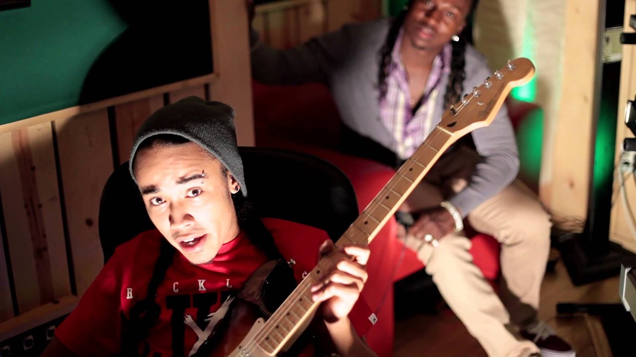 Tion Phipps (Devil Went Down to Georgia) - YouTube