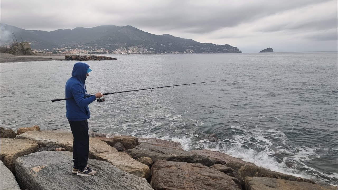 Pedro Cruz está a pescar em direto de Noli, Itália! - YouTube