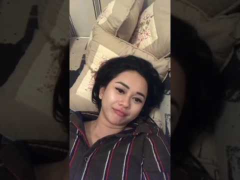 Cantiknya Aura kasih sreaming pas mau tidur . Gagal fokus