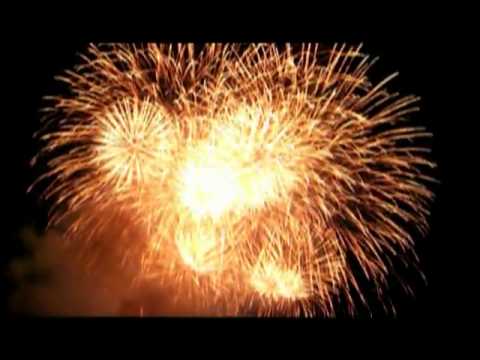 Fireworks...big ones! - YouTube