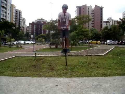 pula pula pogo stick no Brasil - YouTube