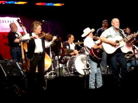 Larry Bailey live at Texas Opry - YouTube
