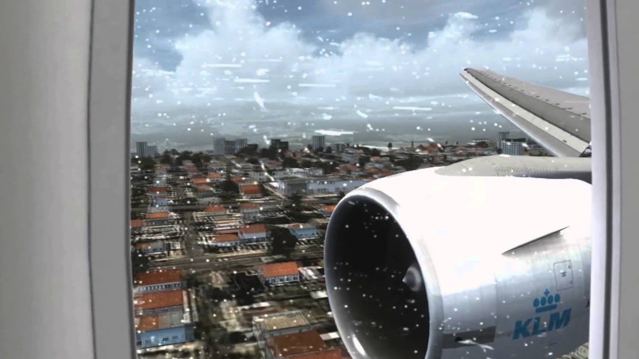 KLM 777 Quito Landing - YouTube