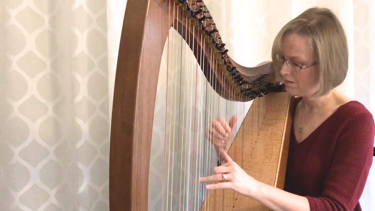 CAROL OF THE BELLS harp solo by Anne Crosby Gaudet Chords - Chordify