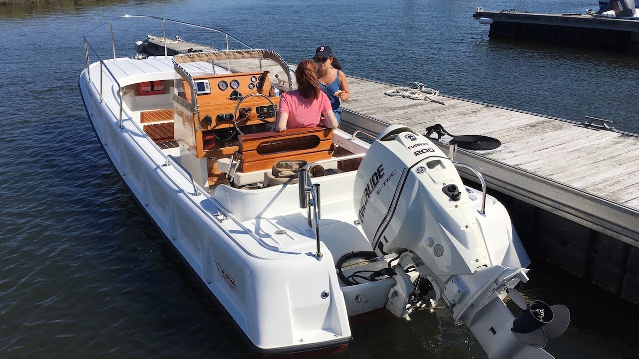 2013/1971 Metan Boston Whaler Outrage 21' Restoration - YouTube