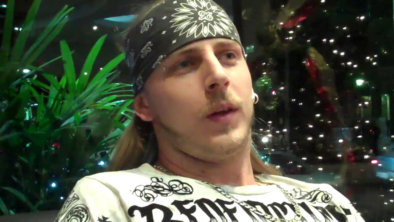 BRYAN JAMES Entrevista 1 de 6 - YouTube