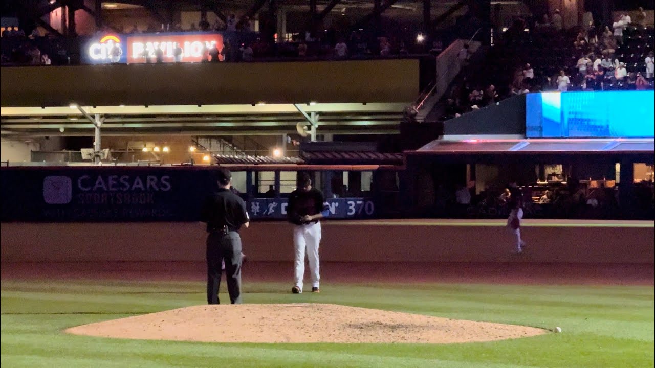 Edwin Diaz entrance 06/14/24 - YouTube