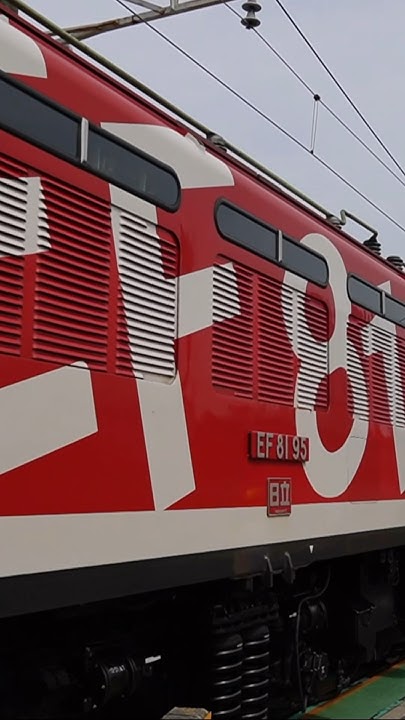 EF81 95＋DE10 1654 - YouTube