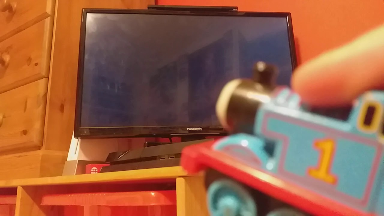 Thomas Watches The Universal Logo - YouTube