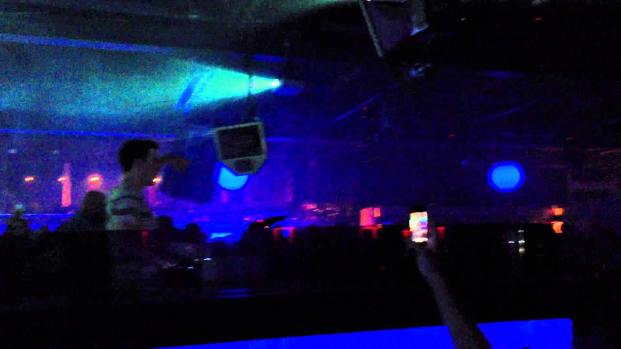 Hardwell @ Space, Ibiza 10-7-13 (Ibiza Calling - Reload) - YouTube