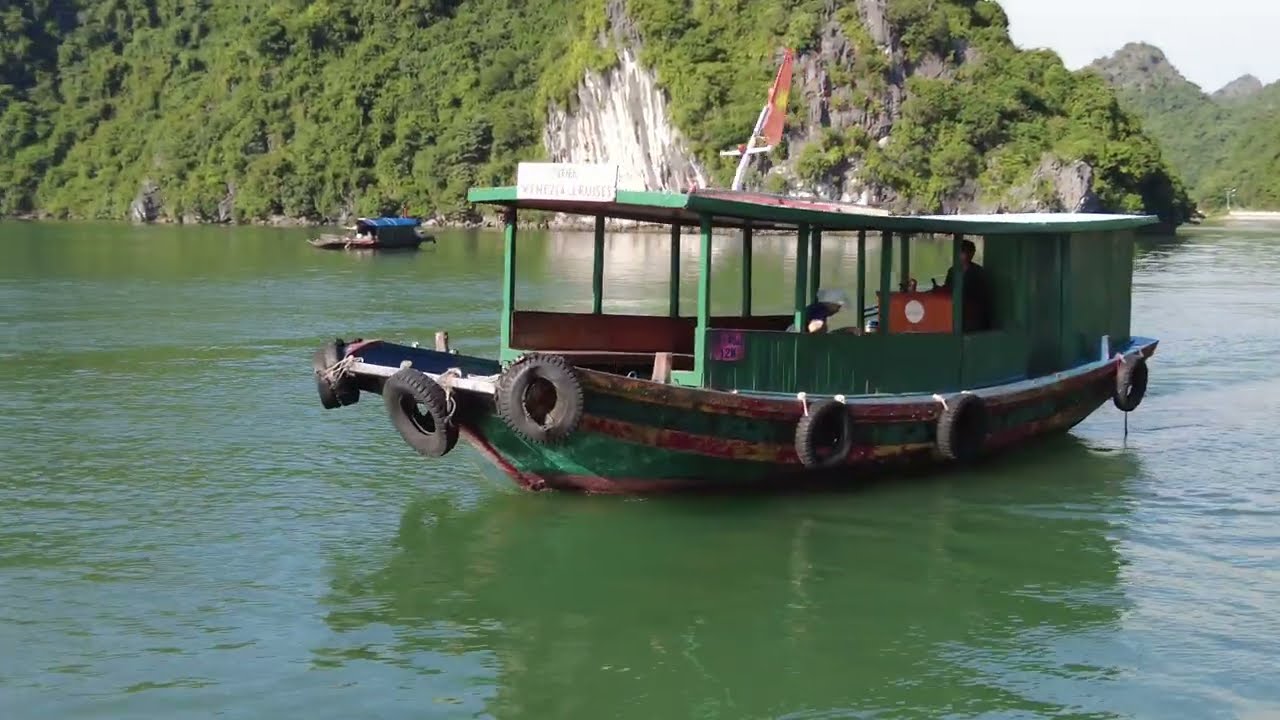 Cat Ba Island Halong Bay Vietnam 🇻🇳 Cruise 4K Walk Tour - YouTube