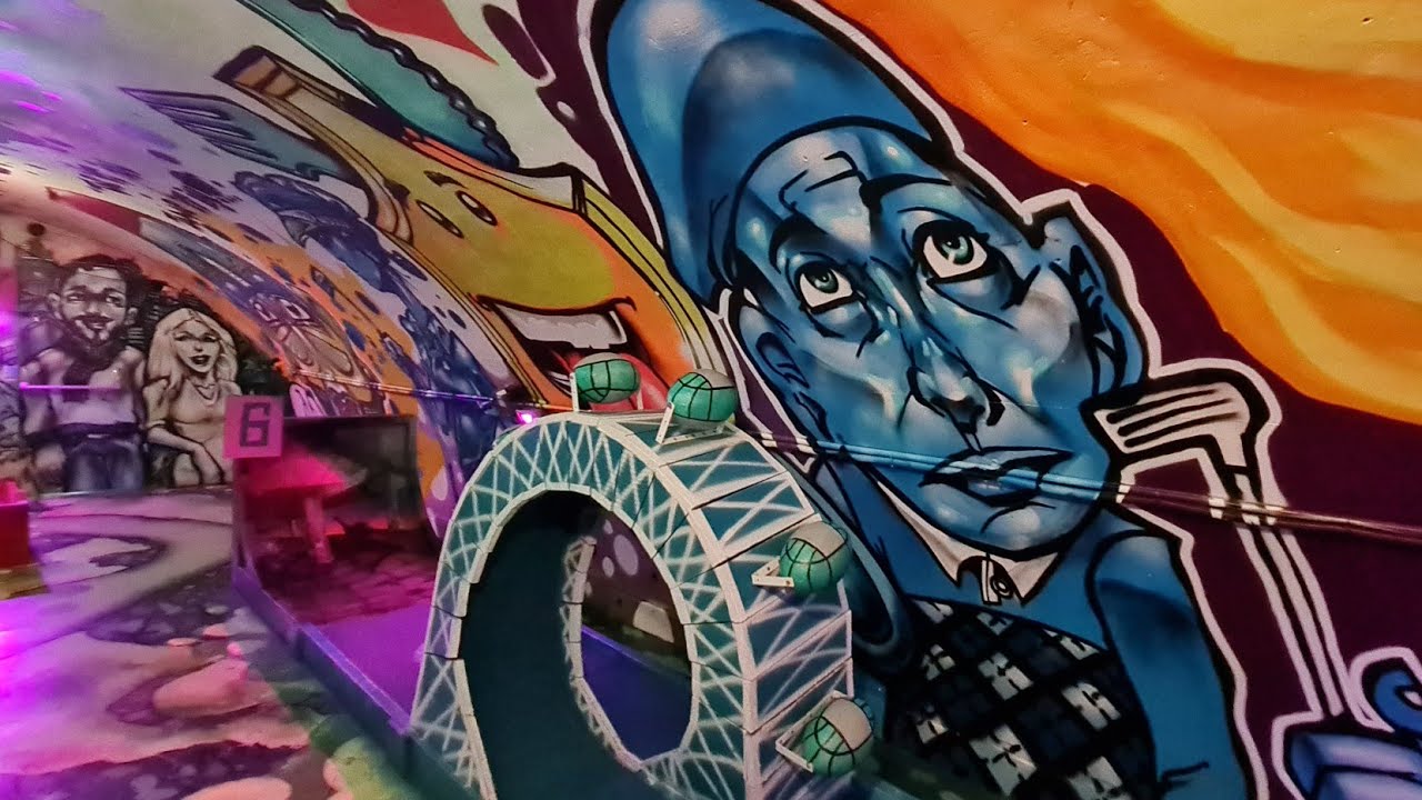 Plonk Crazy Golf Borough Market London, London Landmarks & Graffiti Art ...