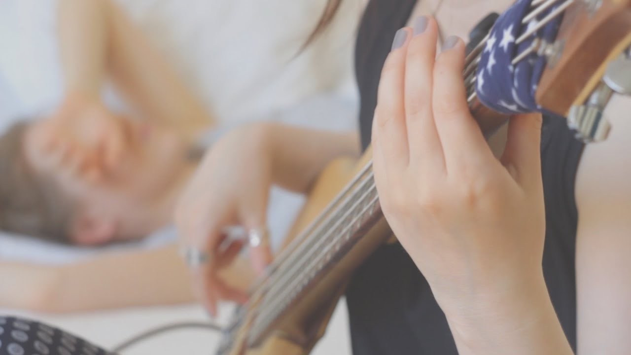 Aeva Chris - Travel To Summer (Official Video) - YouTube