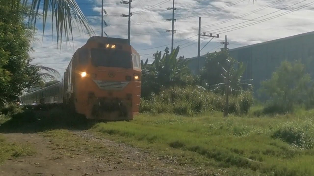 PNR INKA DHL 9003+8301 arriving Sucat station - YouTube