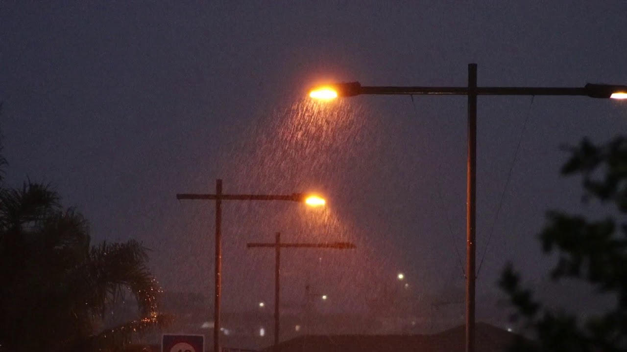 20 minutes of heavy RAIN on a metal roof without THUNDERSTORMS - YouTube