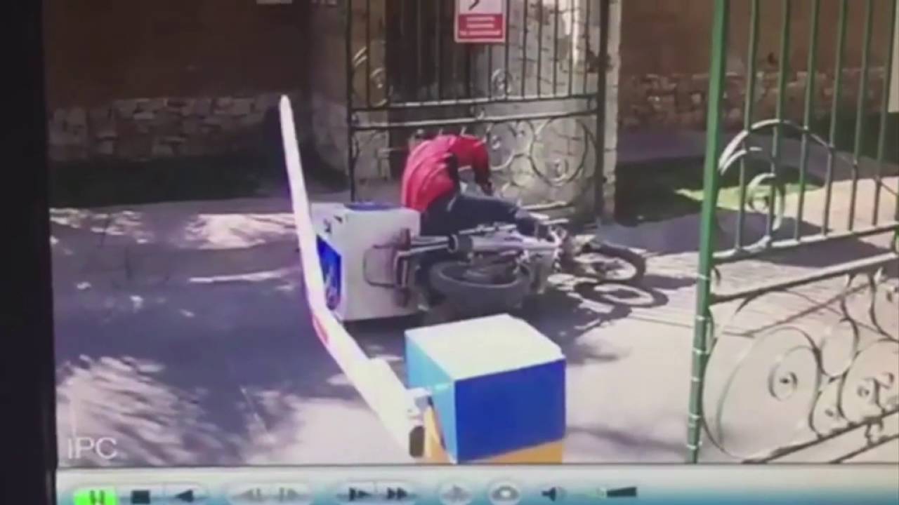 Man Gets Knocked Over By Parking Gate - YouTube
