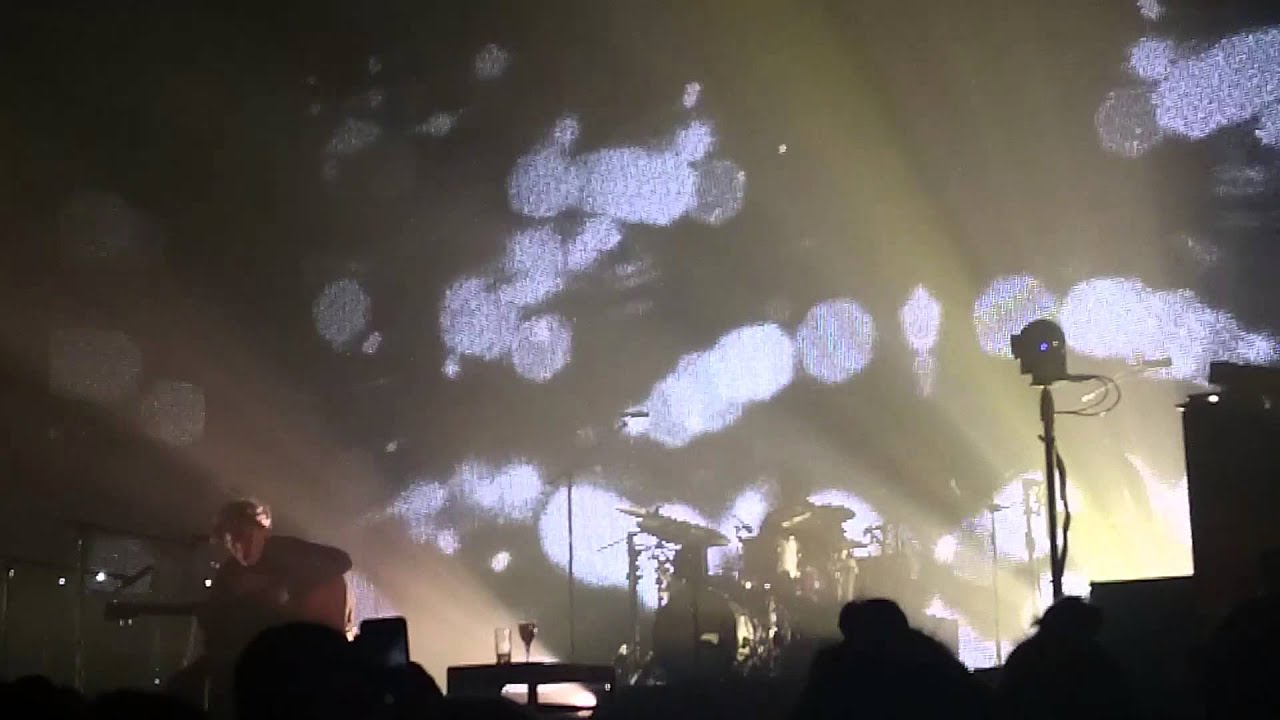 Ben Howard - Small Things (Live at Newcastle) - YouTube