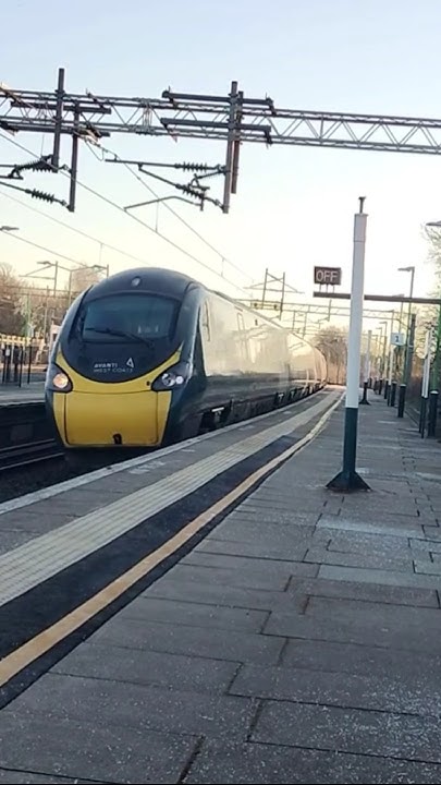 Class 390 passing Leighton Buzzard - YouTube