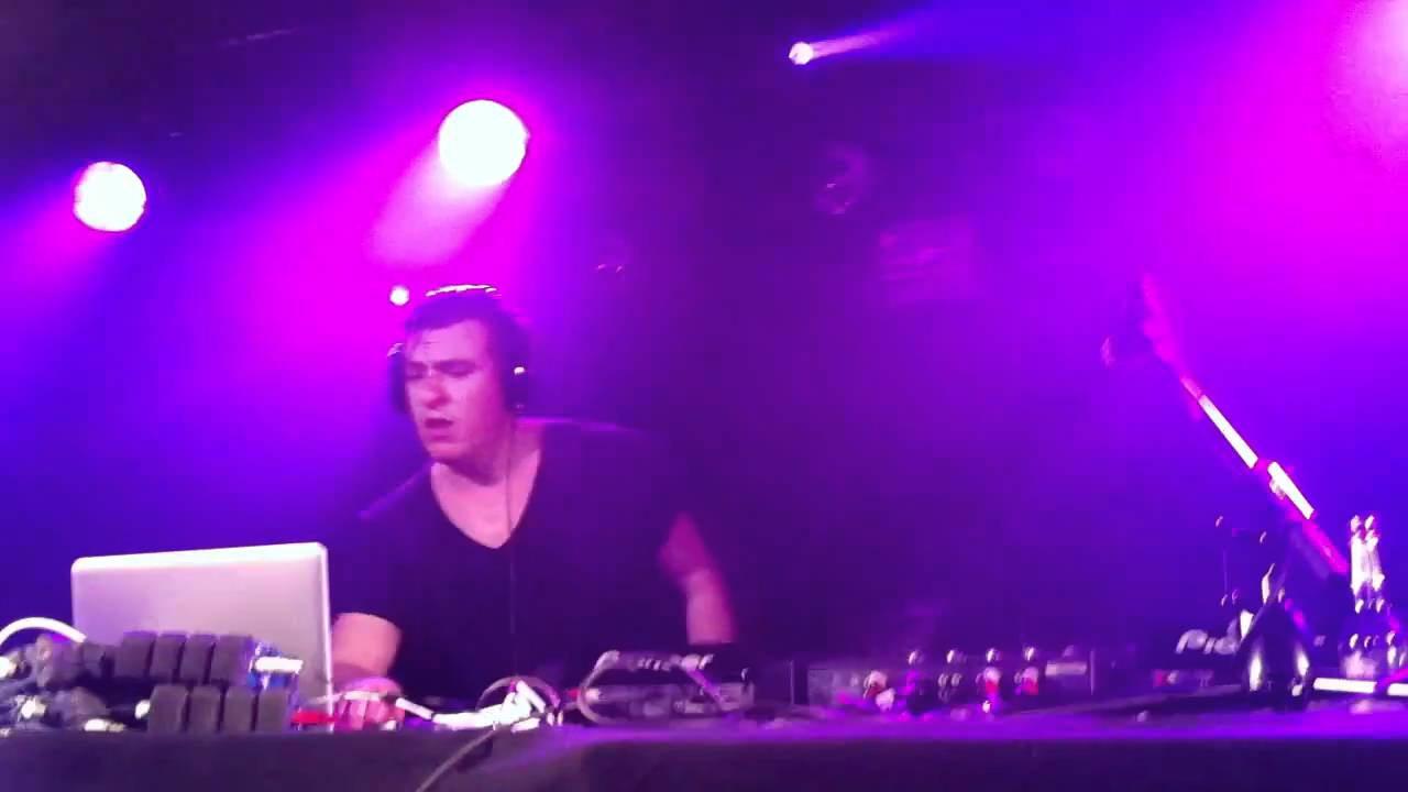 Parov Stelar @ Studio 24 Edinburgh - YouTube