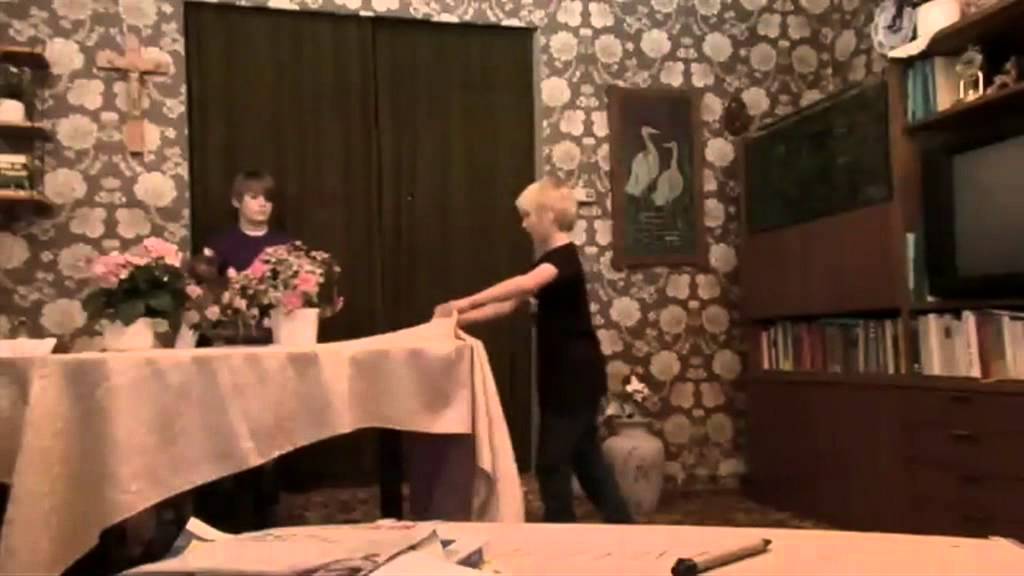 Michel & Sven - Der Tischdeckentrick - Teil 3 / The Table Cloth Magic ...