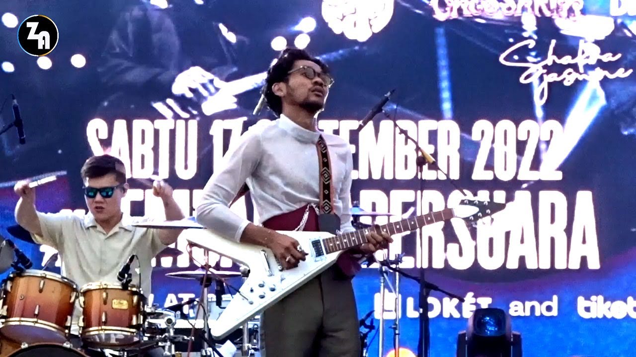 OSLO IBRAHIM, Di Atas Normal (Cover NOAH), Live At Kemayoran 2022 - YouTube