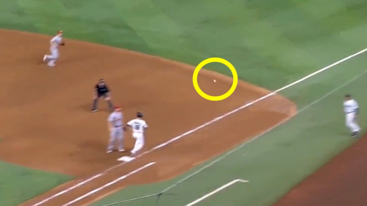 MLB | Cardinals Lose Game On Worst Throwing Error Ever - YouTube