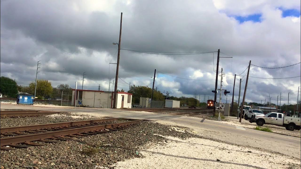 BNSF 8750 SD70ACE with nice K5LLA horn leads loaded grain train, Rosenberg Texas 12/4/2021 - YouTube