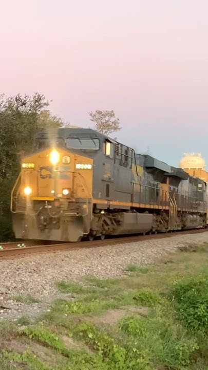 SC K3L!!! CSX M208-24 with CSX ES44AH 802 leading with a beautiful K3L #shorts - YouTube