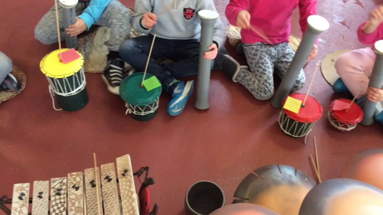Découverte d'instruments de musique du monde avec des maternelles - YouTube