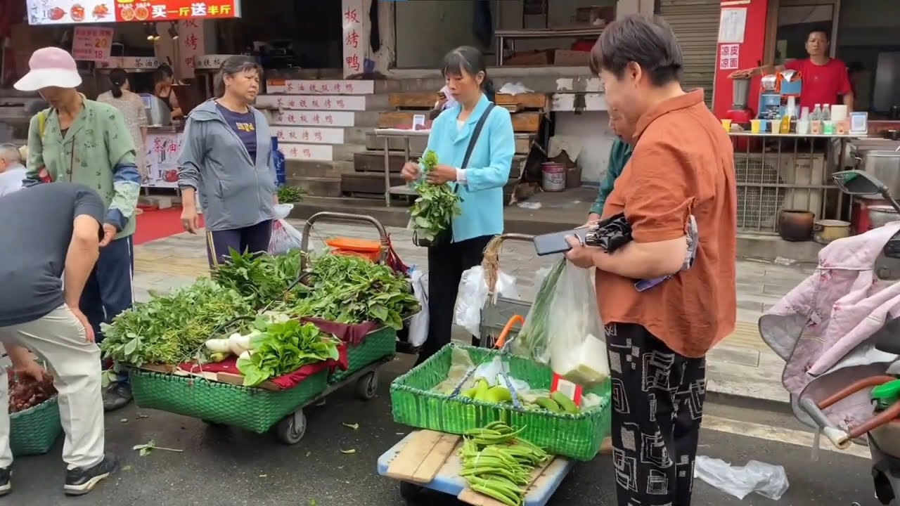 Traditional markets in the countryside sell fresh goods and are very ...