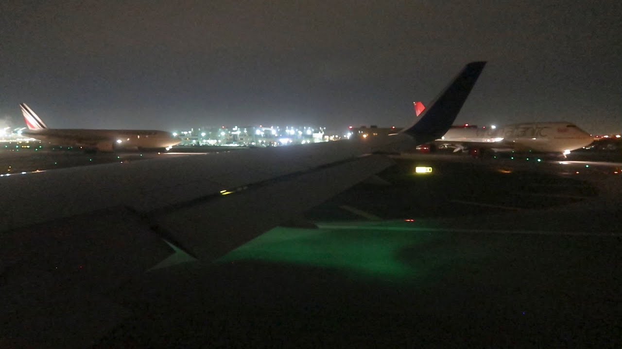 Delta B767-300 N174DZ night takeoff from Newark EWR - YouTube