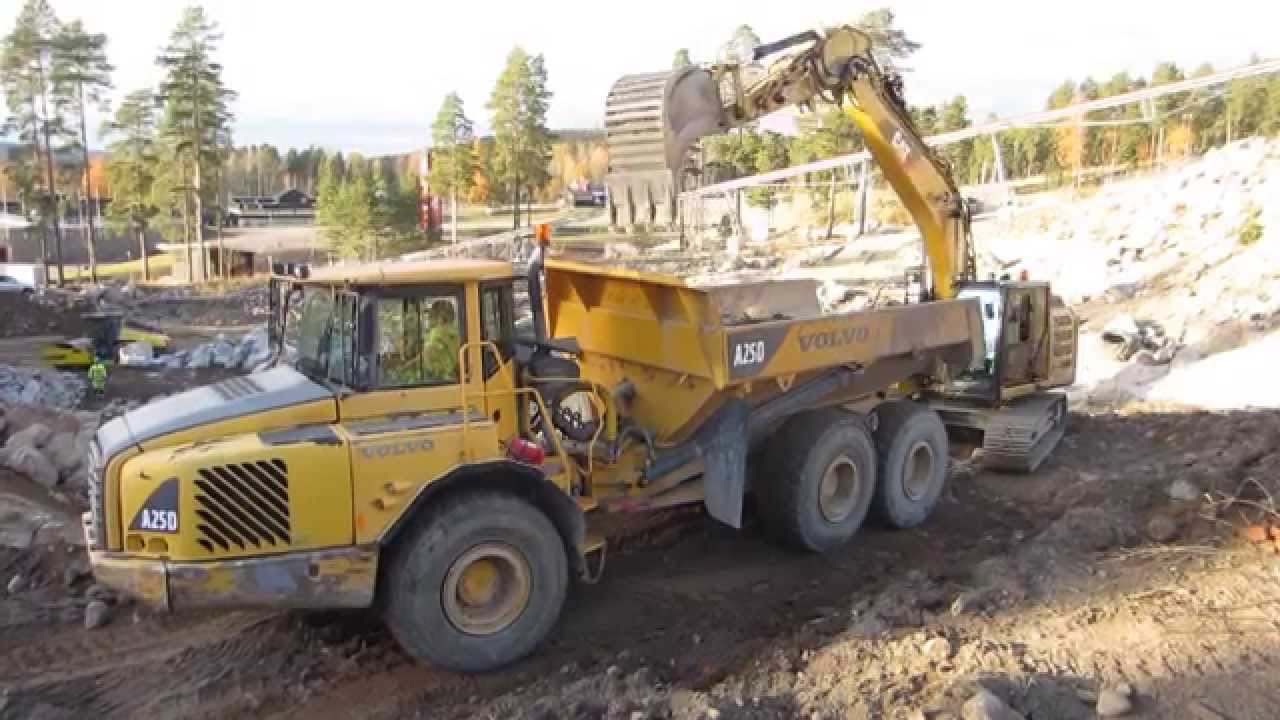 Volvo dumper in operation. - YouTube