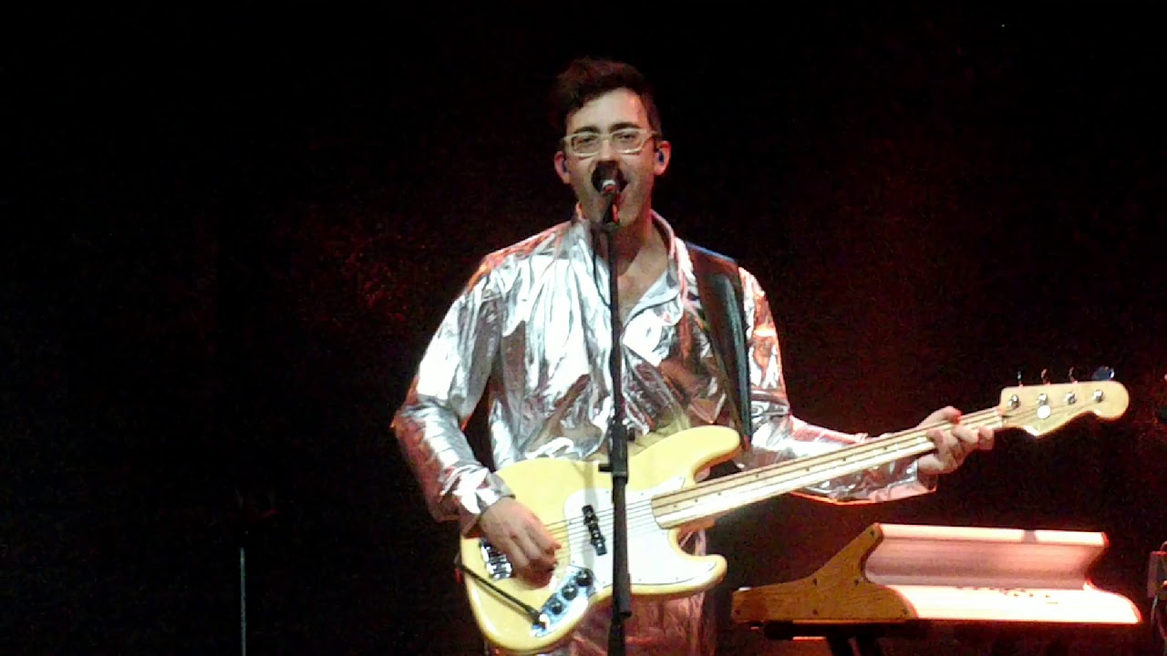 Teleman - Düsseldorf (Live in Kyiv, 2018) - YouTube