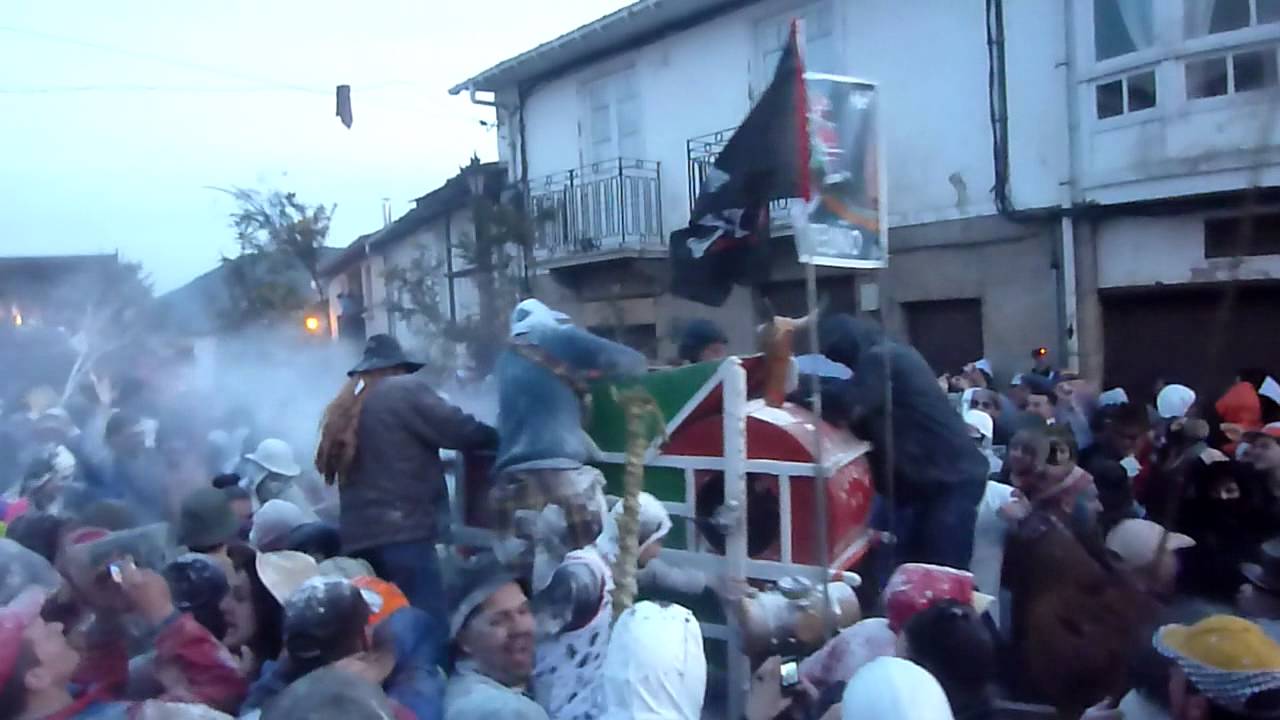 Laza, luns de formigas no entroido 2011 - YouTube