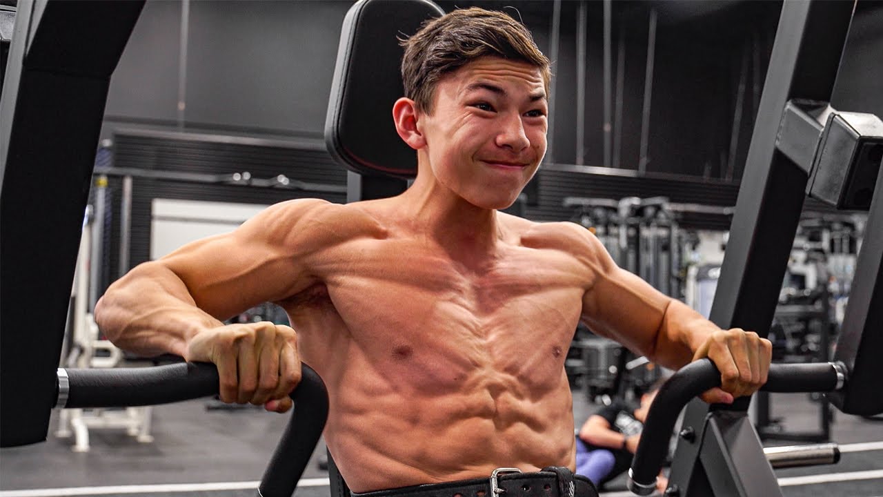 BIRTHDAY CHEST PUMP! || Tristyn Lee Ft. Tyler Lee - YouTube