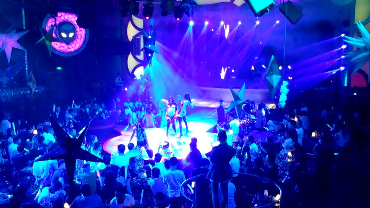 Divine Show in China 2016 - YouTube