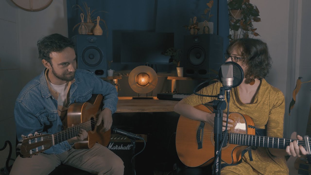 Il y a de l'automne - Babiol - YouTube